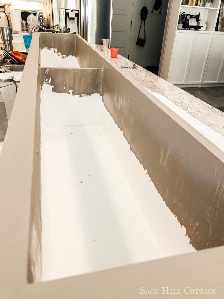 HOW TO PAINT A PVC WINDOW BOX TO LOOK LIKE WOOD {faux wood paint technique}